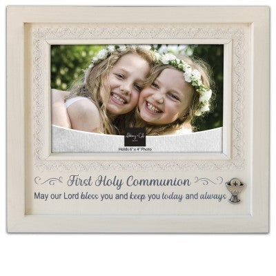 1st Communion Frame w/Lace – FUCHS Church Supply